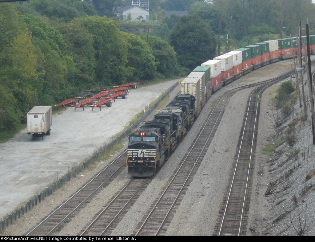 NS terminating NB Intermodal